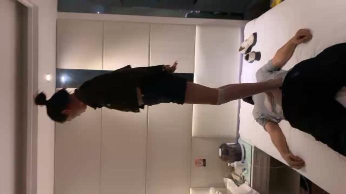 【术术】White Silk Temptation-Foot Fetish Trampling