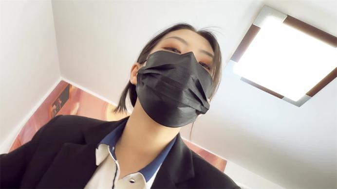 Female boss Xiao G high-heeled sandals and black stockings